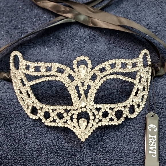 RSVP | Accessories | Gorgeous Rsvp Rhinestone Mask From Charming ...